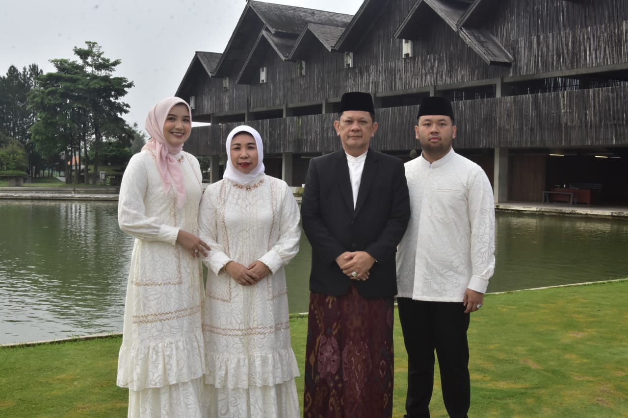 PJ Bupati Tubaba M. Firsada Solat Idul Adha di Masjid Baitus Shobur ...